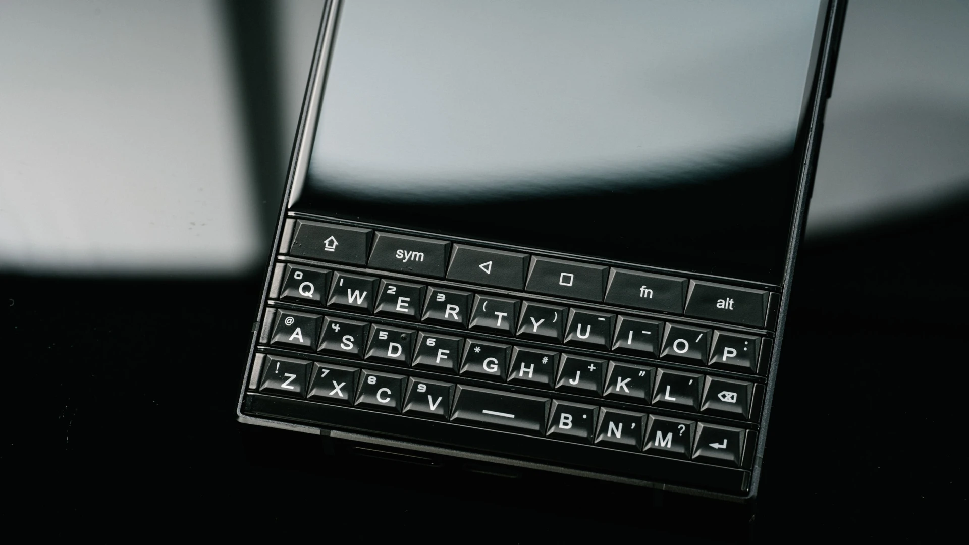 Titan 2 smartphone is designed for physical keyboard lovers - Fast Company