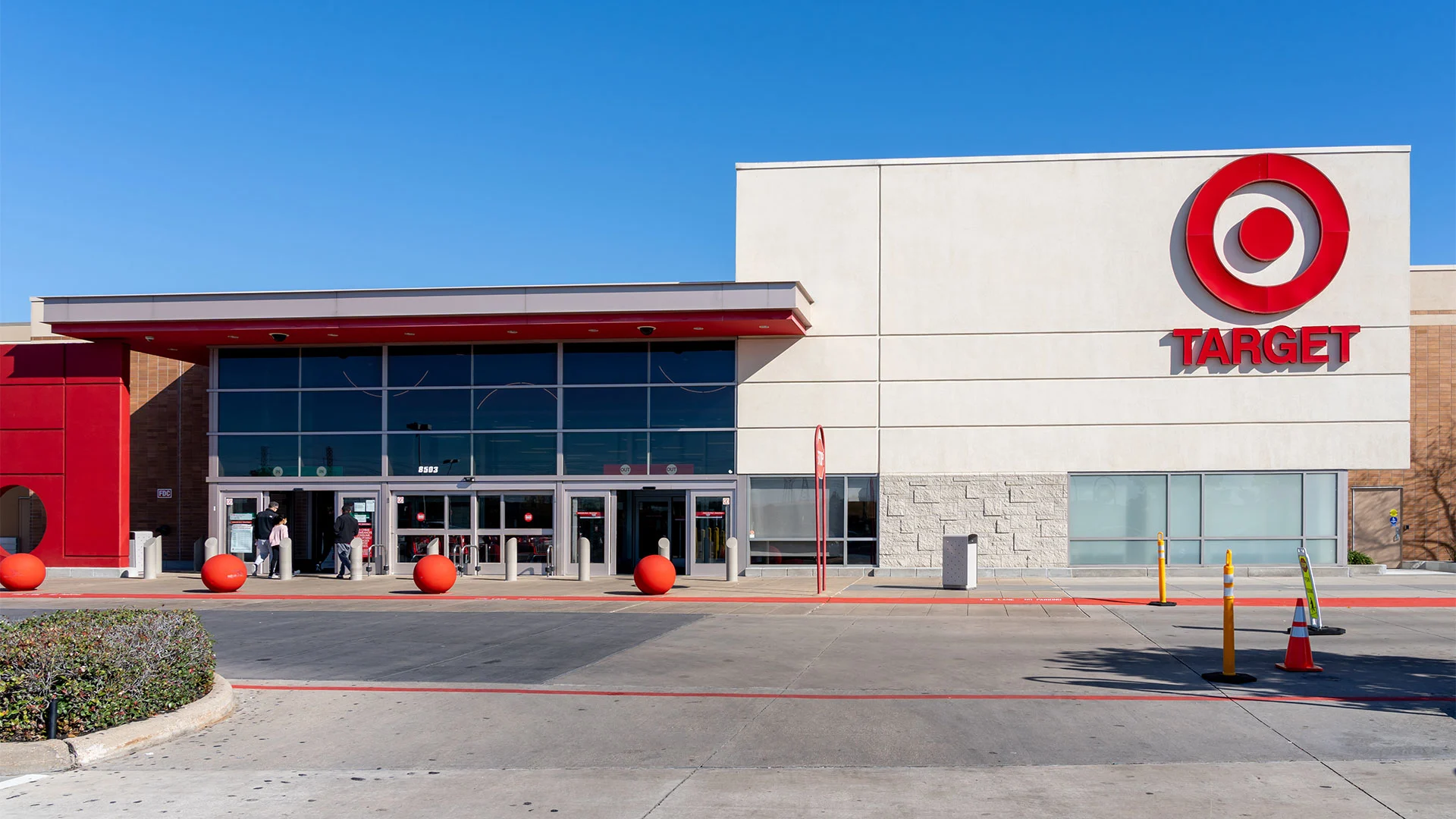 TGT stock price: Why are Target shares dropping today—and who is ...