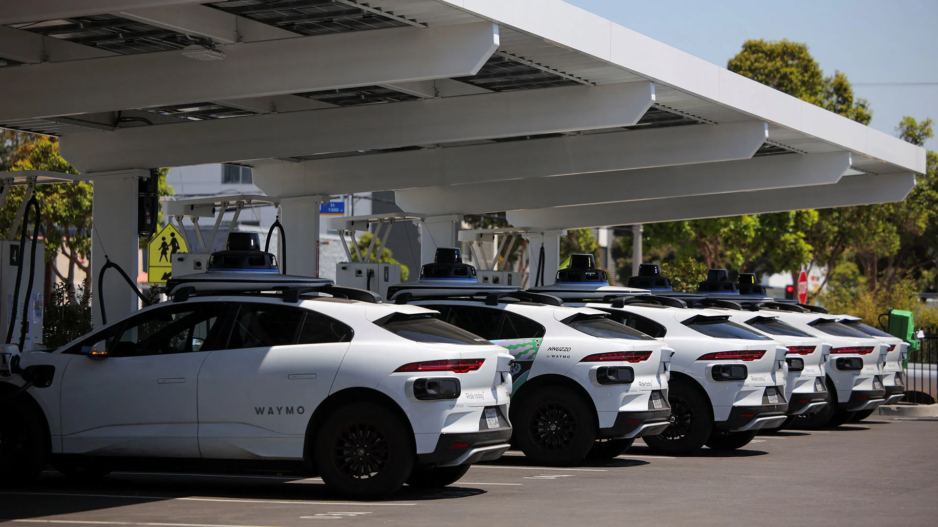 Waymo, Via partnering to offer robotaxis for public transit in Arizona ...