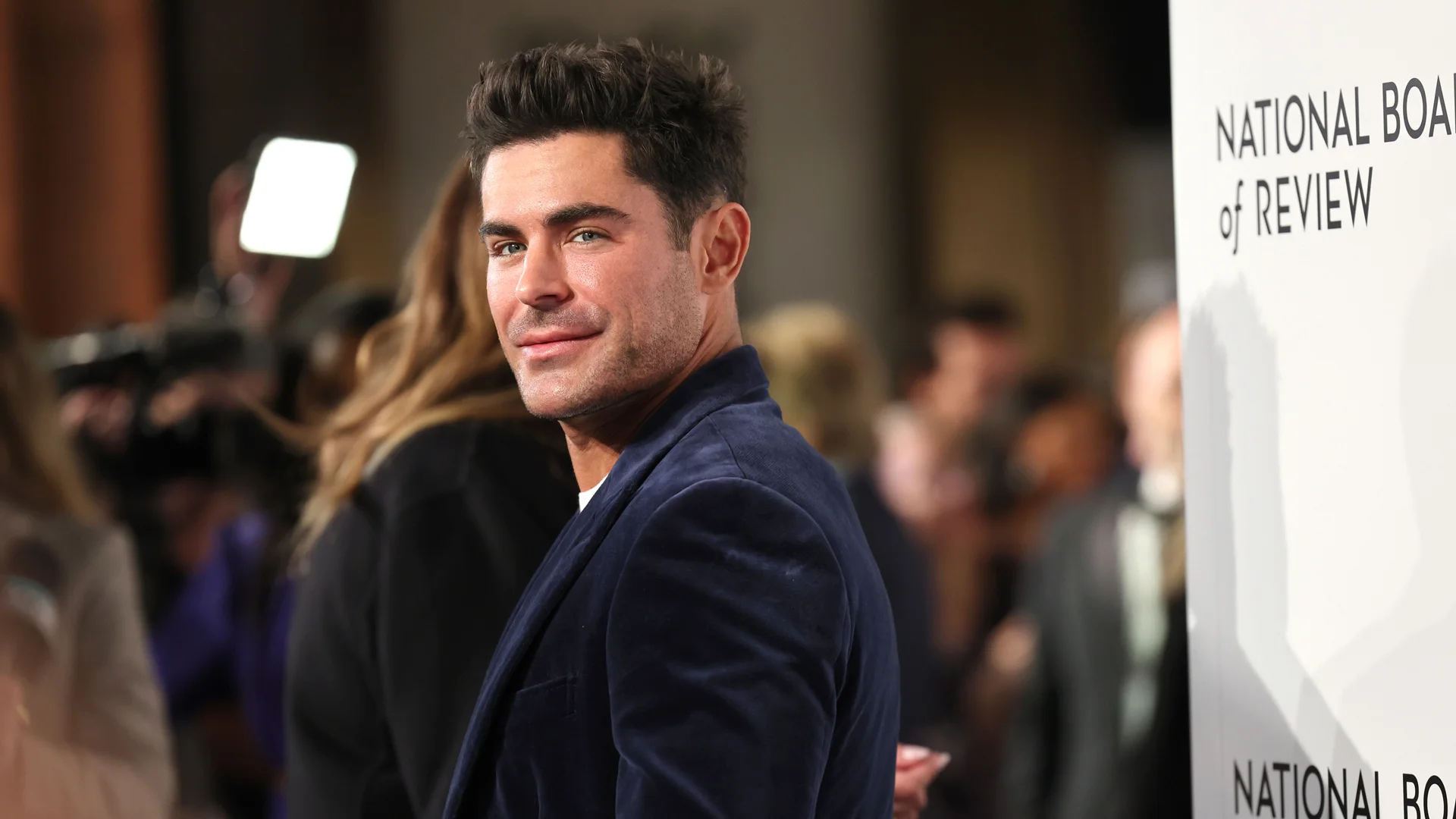 AI-generated Zac Efron in Prada ad spoof fools fans with spray tan and ...