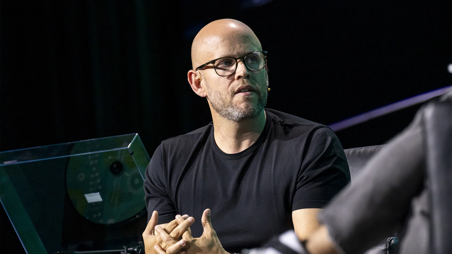 Spotify stock price today: SPOT falls, CEO Daniel Ek steps down - Fast ...