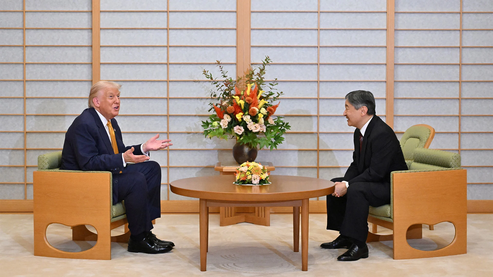 Trump receives royal welcome in Japan, the latest stop on his Asian ...