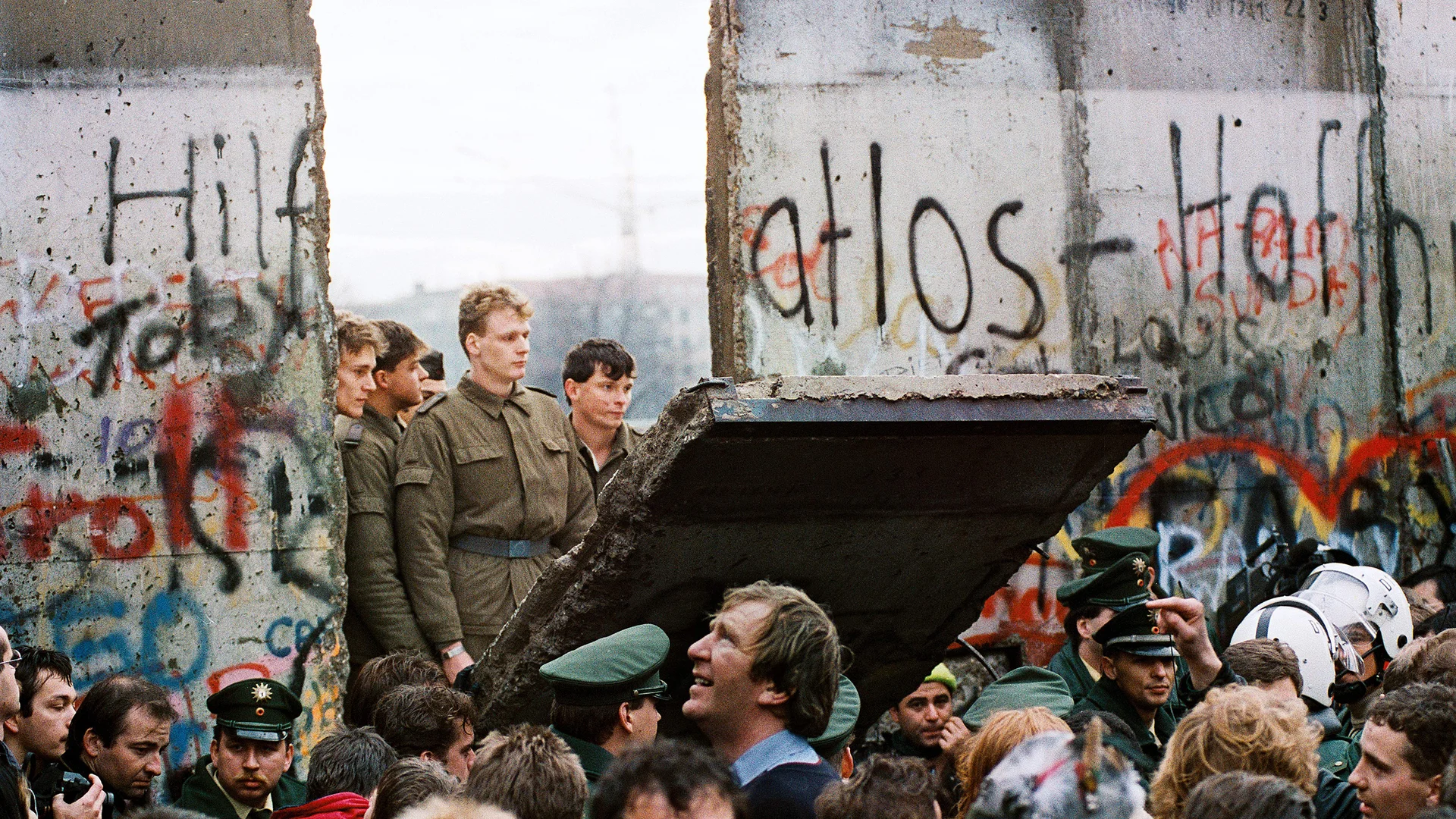 The Berlin Wall teaches urban reformers to let go of cynicism - Fast ...