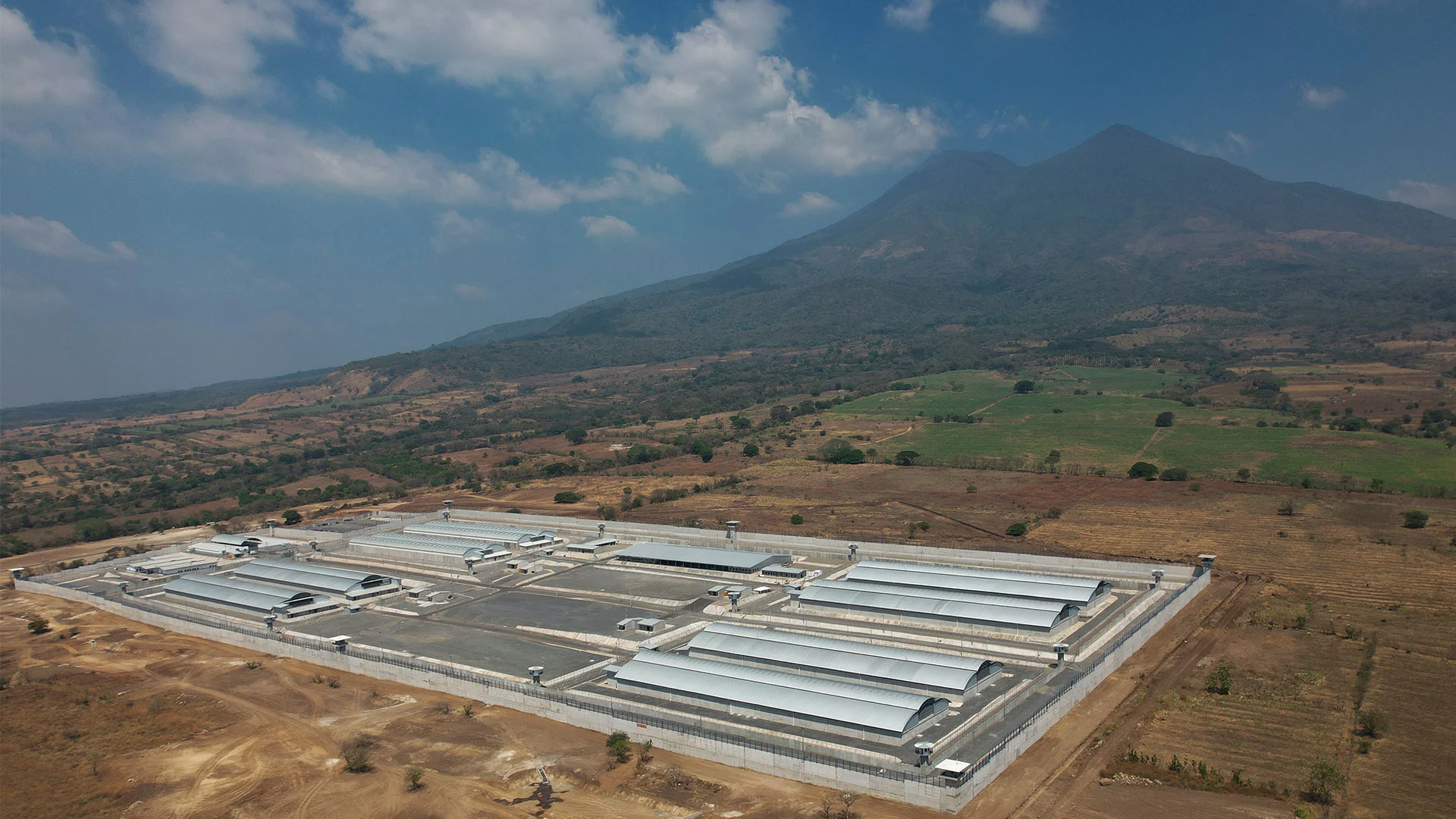 '60 Minutes' segment on Trump immigration policy airs in Canada - Fast ...