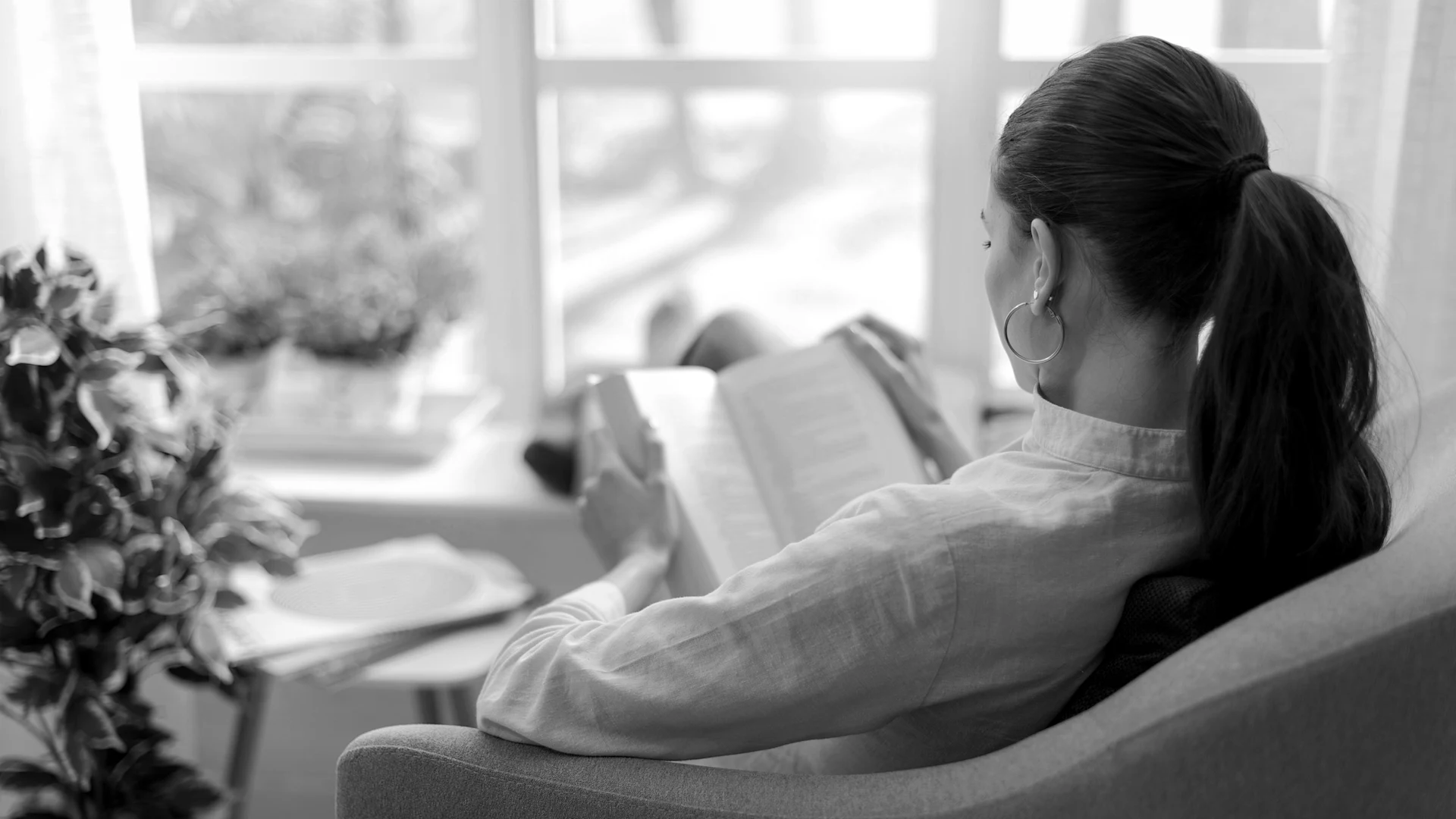 How to build your deep reading and critical thinking skills to better ...