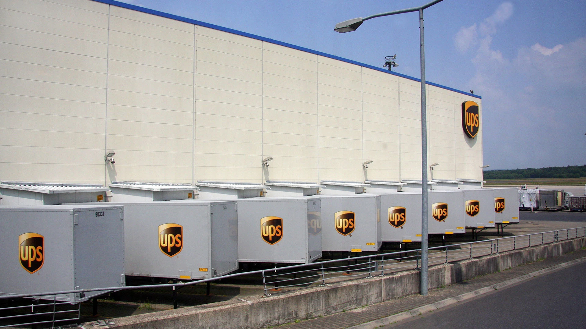 UPS closing package facilities 2026: full list of doomed locations ...