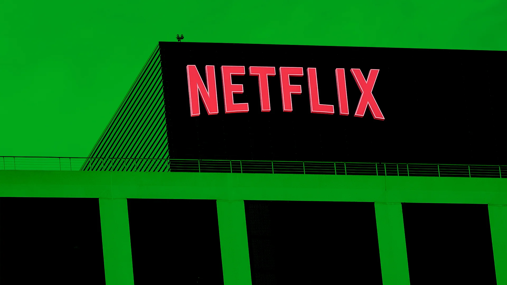 Netflix, Paramount stock prices rise. WBD falls. Merger shakeup - Fast ...