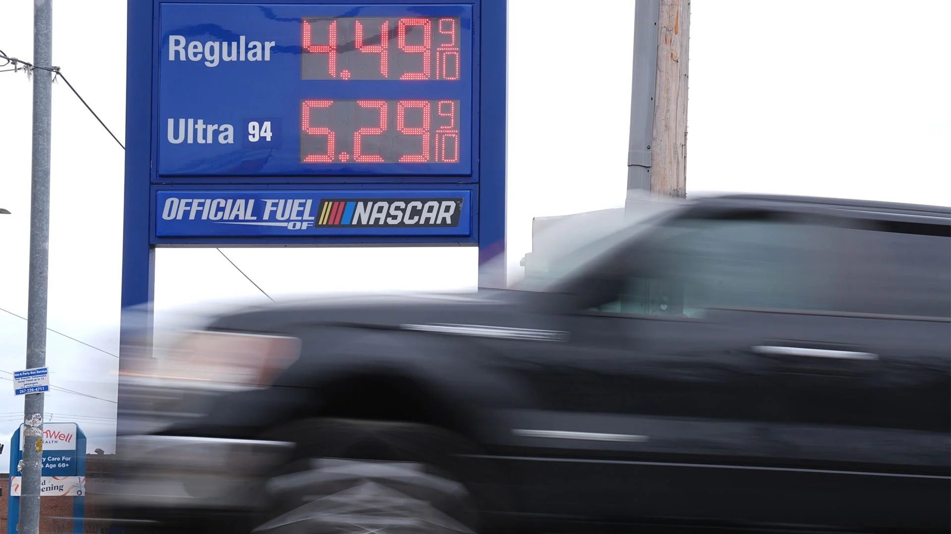 Gas prices in the U.S. surpass $4 a gallon, the highest since 2022 ...