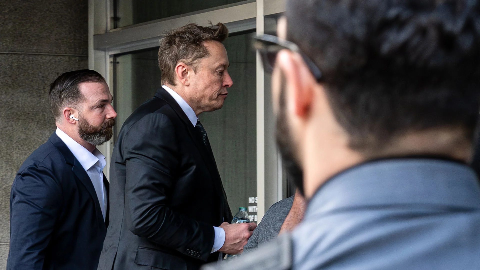 Musk vs. the 'like' button: Tesla CEO challenges judge over LinkedIn ...
