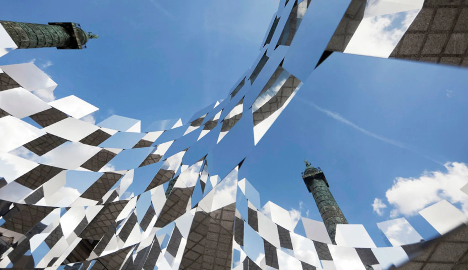 Mirrored Cubes Turn A Parisian Plaza Into A Funhouse - Fast Company