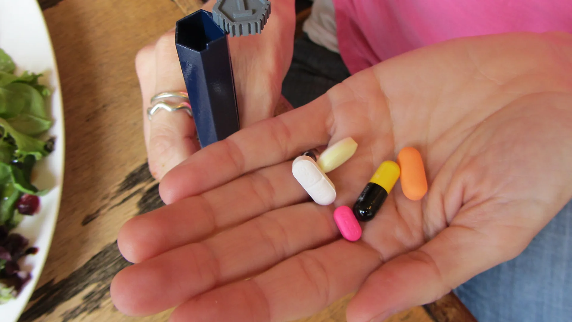 Kickstarting: The CapsulePen Makes Pill Popping Easier And Less ...