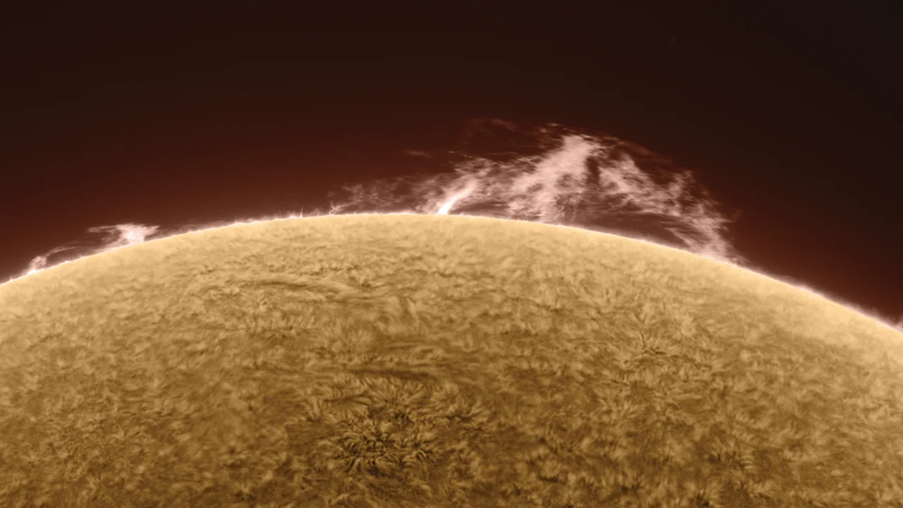Unbelievable Close-Ups Of The Sun, Taken From This Guy's Backyard ...