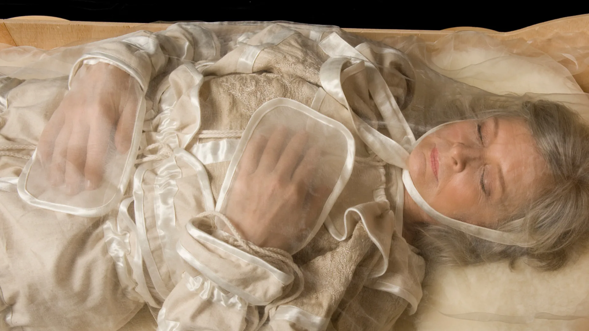 how long does human decompose