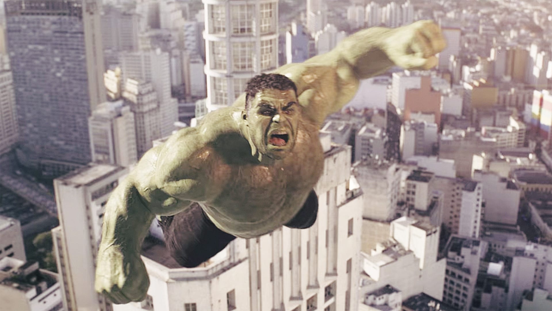 Hulk Becomes The Incredible Car Salesman In This Renault Ad From Brazil ...