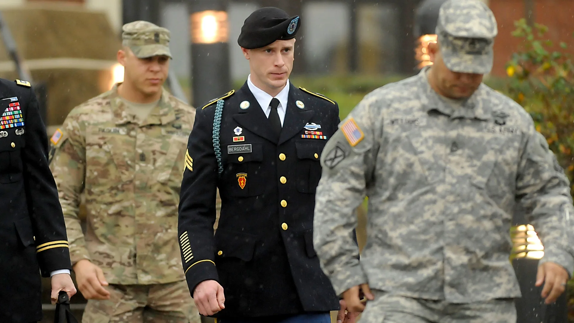 Bowe Bergdahl will be dishonorably discharged, but no jail time - Fast ...