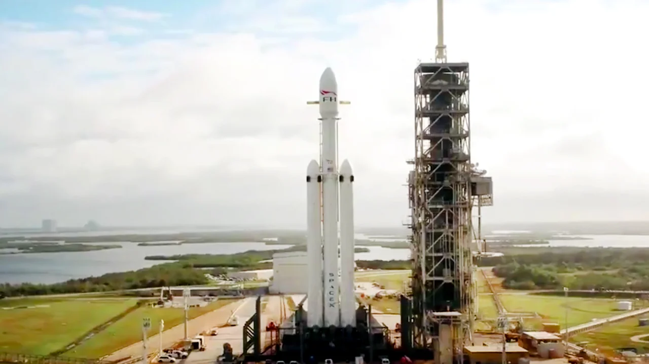 SpaceX just showed off its assets in a Falcon Heavy rocket video - Fast ...