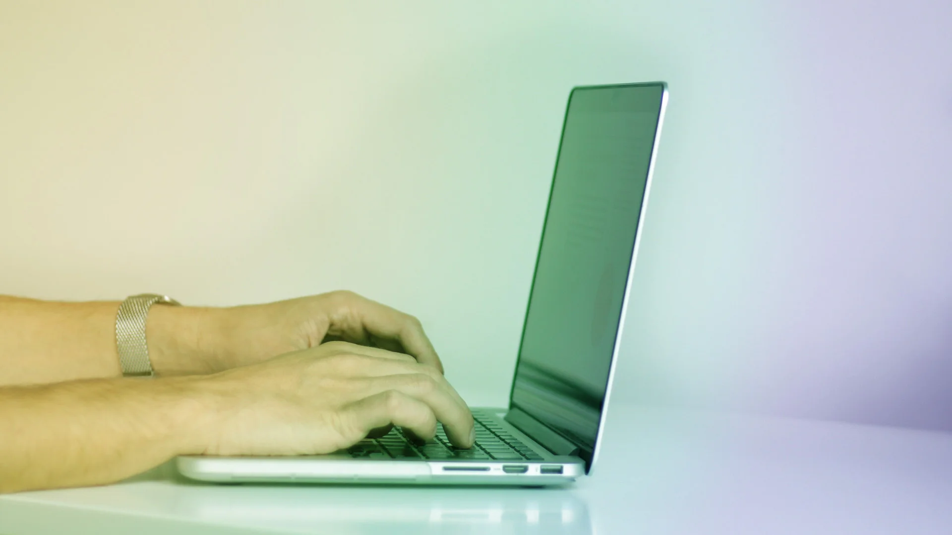 Facebook is now offering a $40,000 bounty for user-data abuse - Fast ...