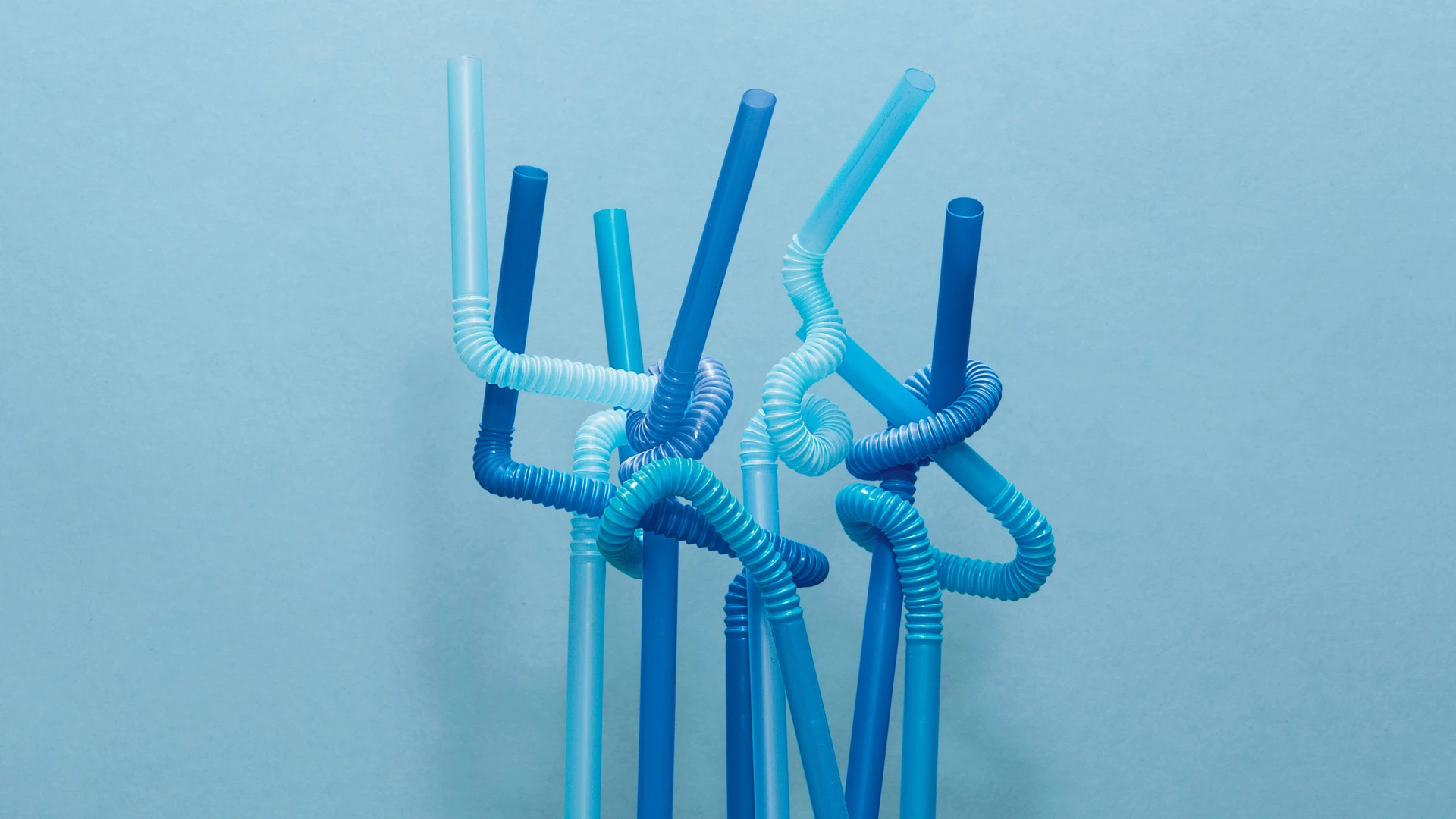 Exclusive: Starbucks to ditch plastic straws by 2020 - Fast Company