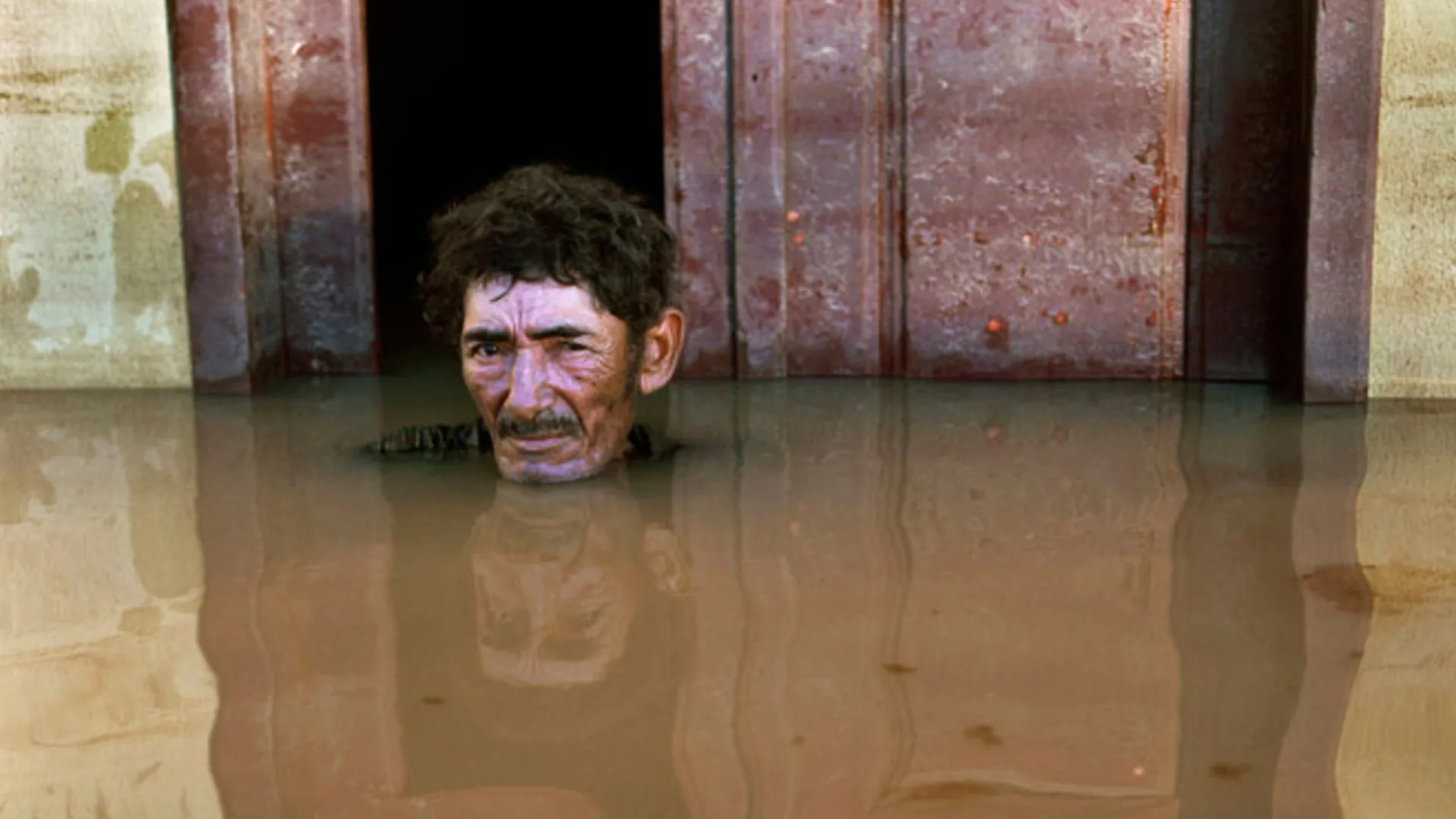 how do floods affect humans