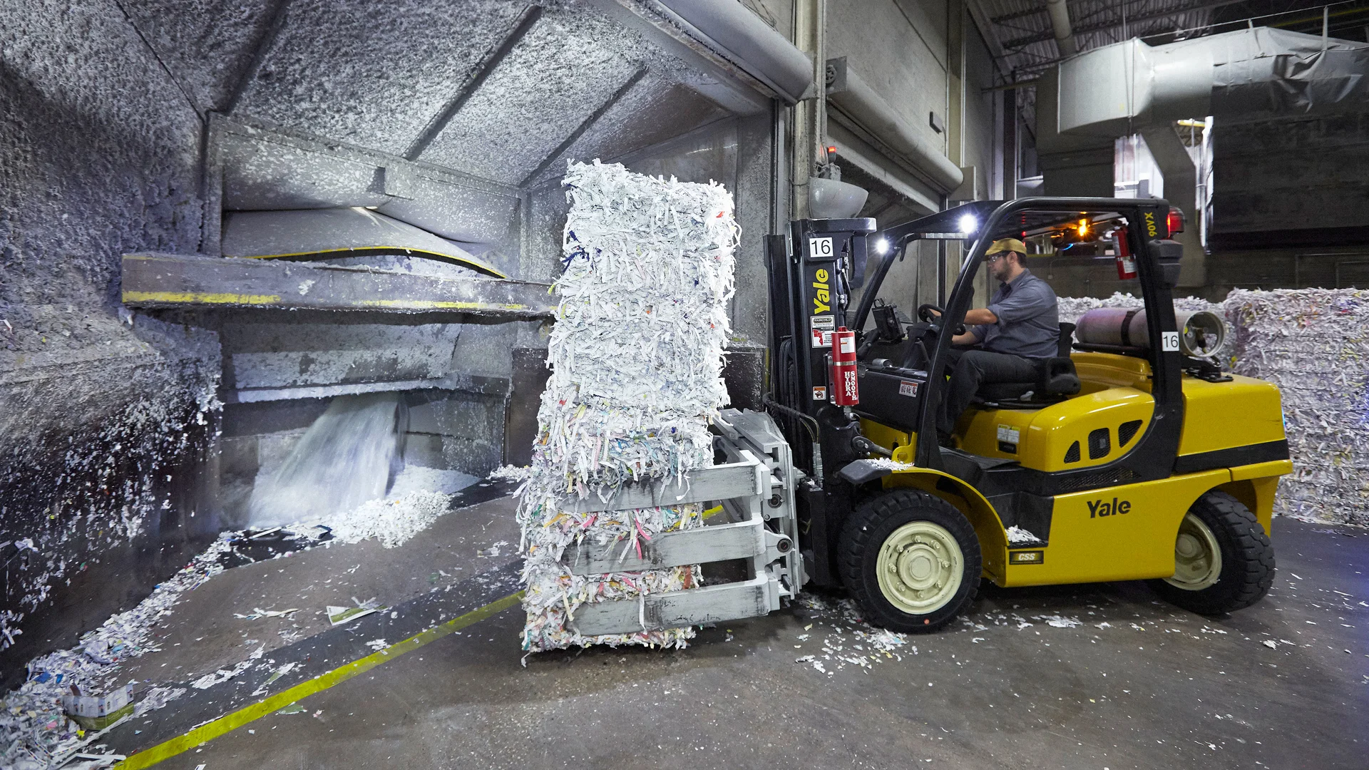 Starbucks recycled 25 million old paper coffee cups into new cups ...