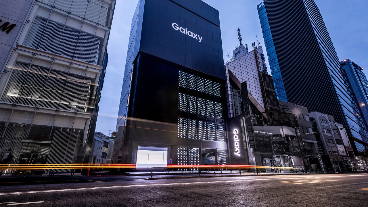 This gorgeous facade is made of 1,000 Samsung Galaxy phones - Fast Company
