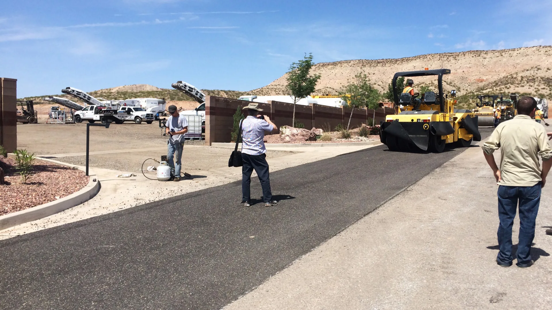 Los Angeles is testing 'plastic asphalt' that makes it possible to ...