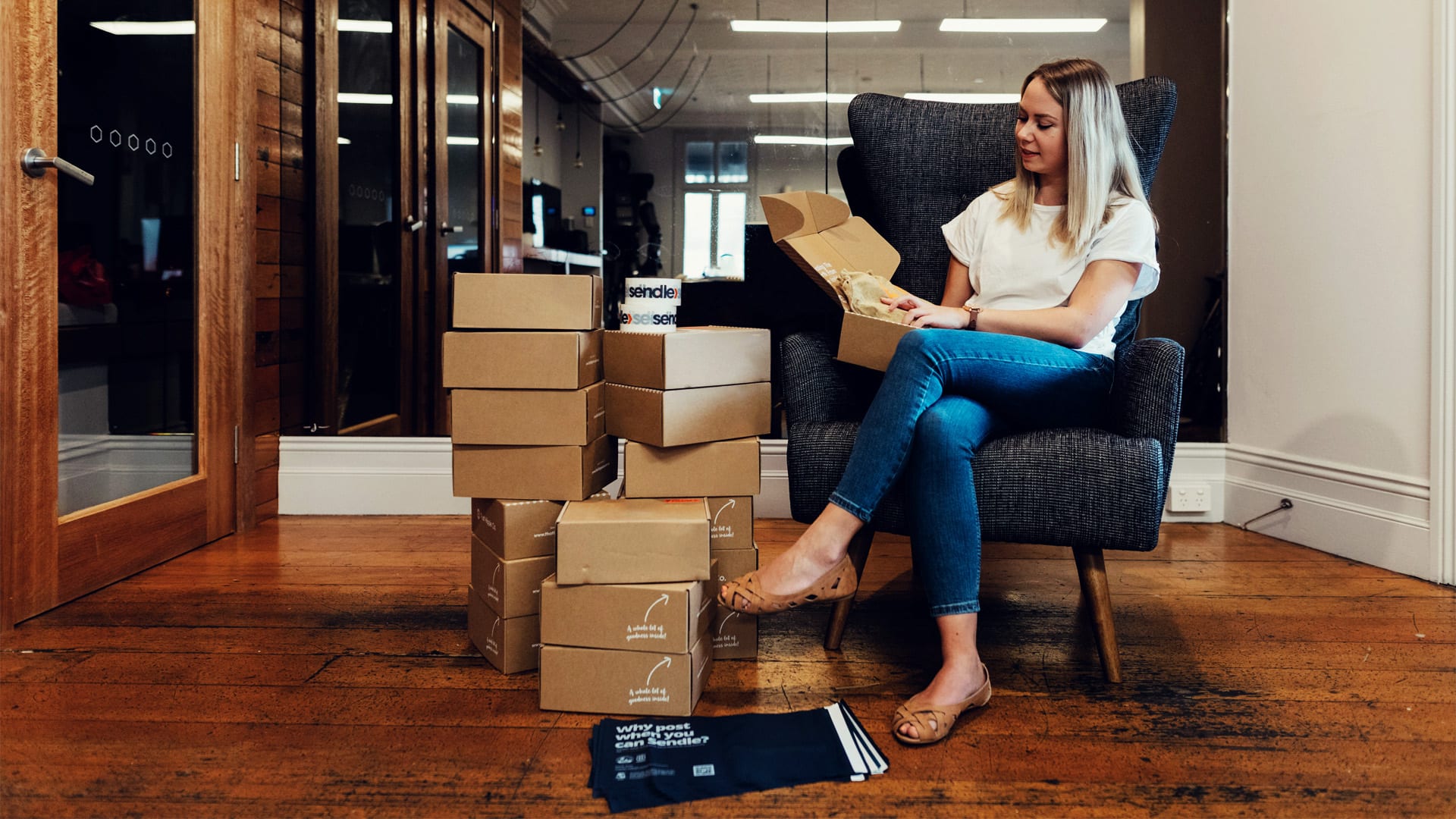 This new carbon-neutral shipper uses wasted space on other delivery ...