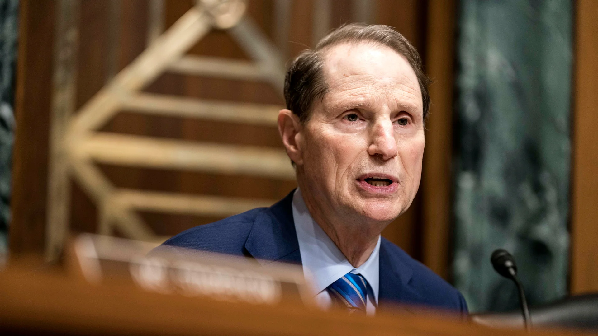 Senator Ron Wyden: The GOP is 'making a mockery' of election security ...