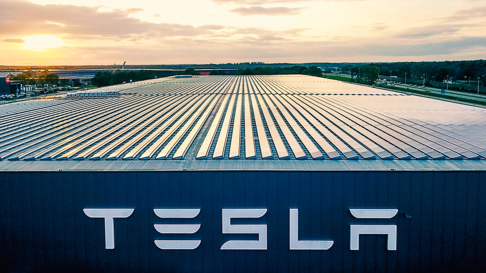 Report: Texas-size rivalry for Tesla's Cybertruck factory heats up ...