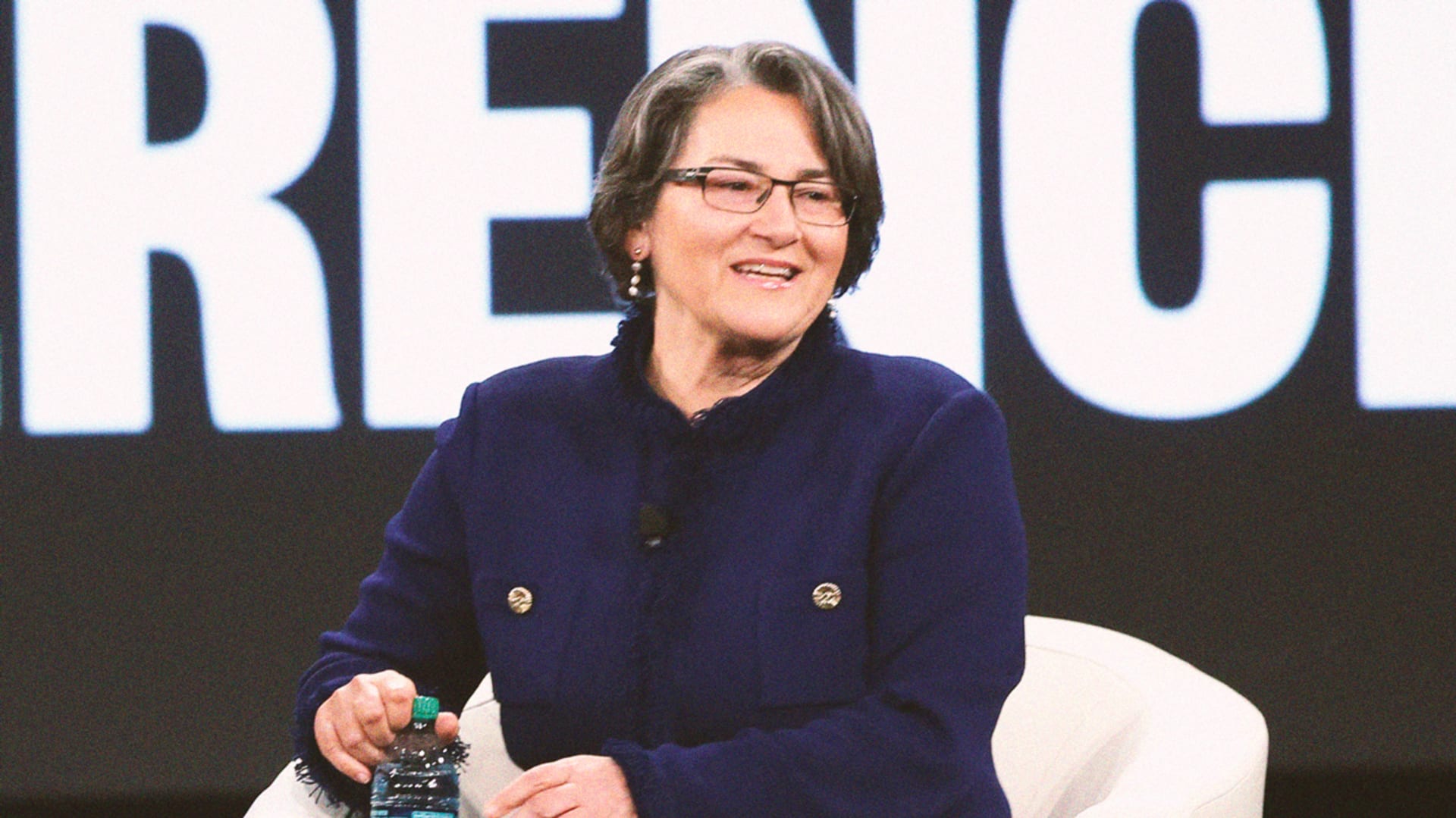 Steve Jobs's right-hand woman unleashes on Facebook, likening it to a ...