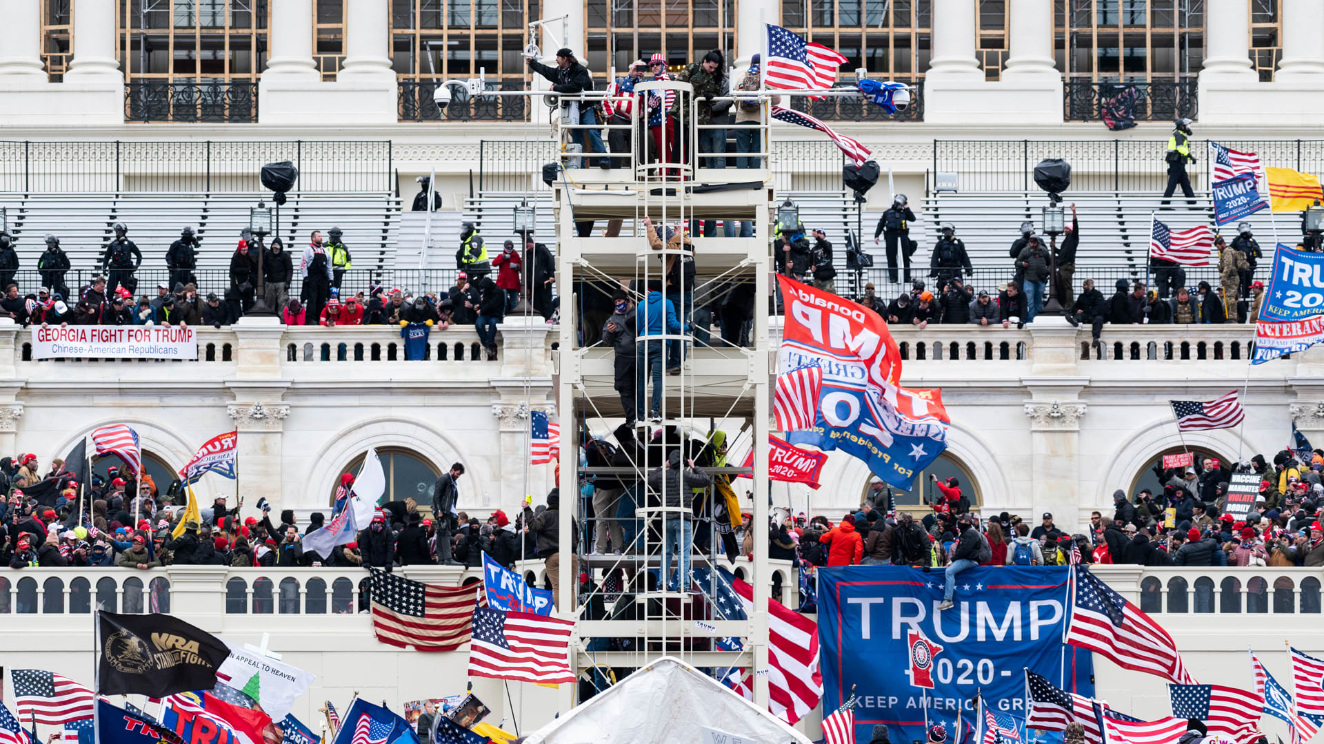 27 tweets that tell the story of Wednesday's U.S. Capitol riot - Fast ...