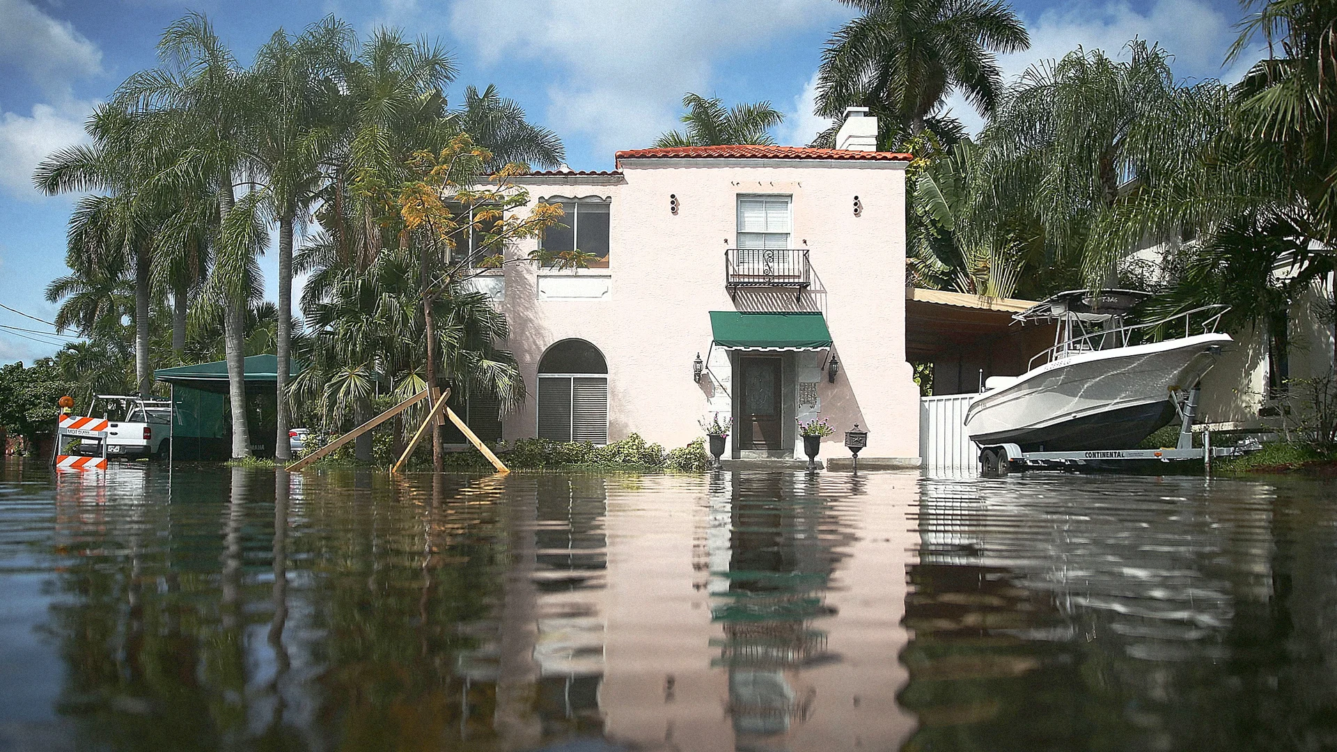 These maps show how many days a year your coastal city could flood ...