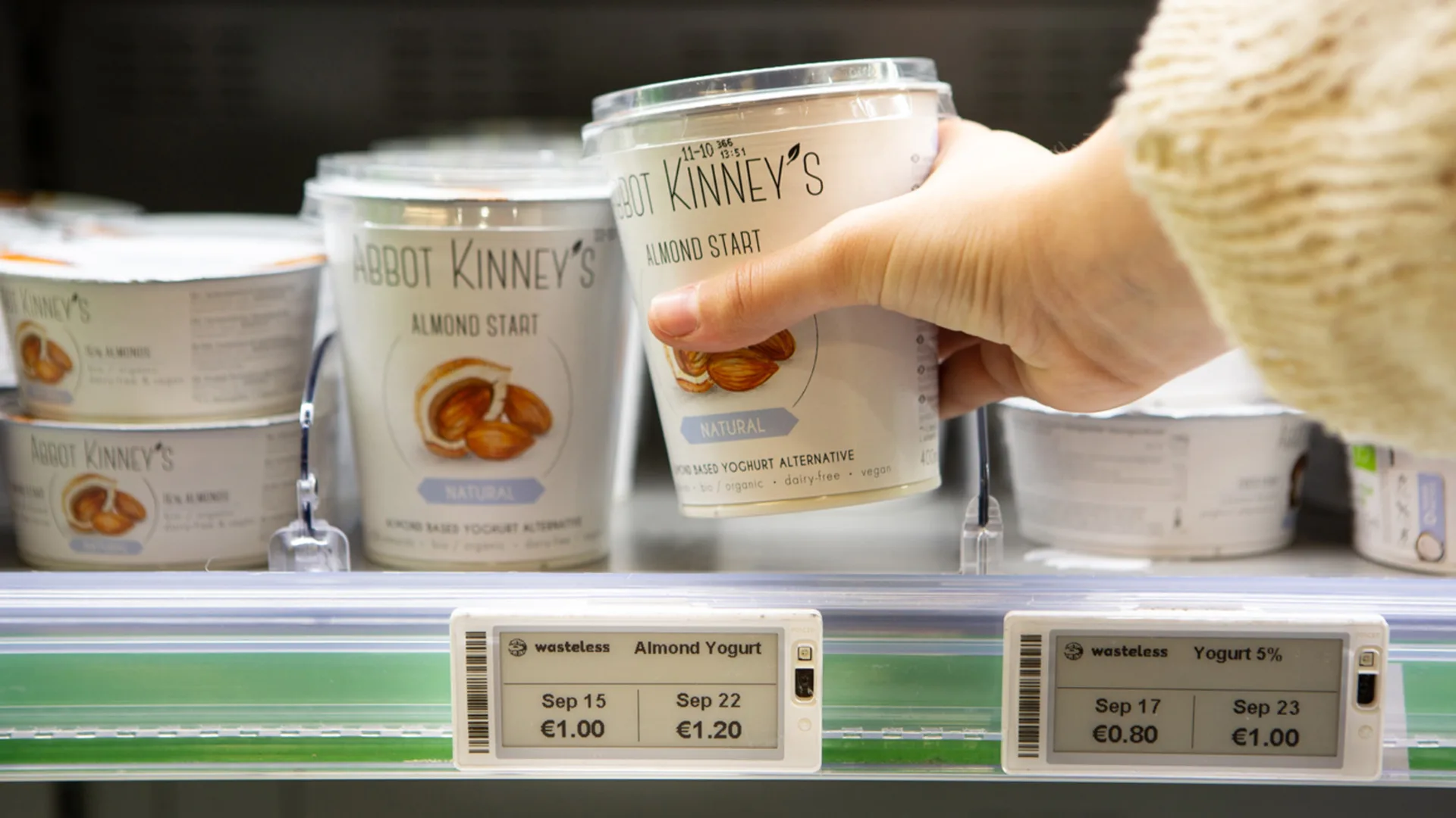 These electronic price tags lower the cost of groceries as they get ...