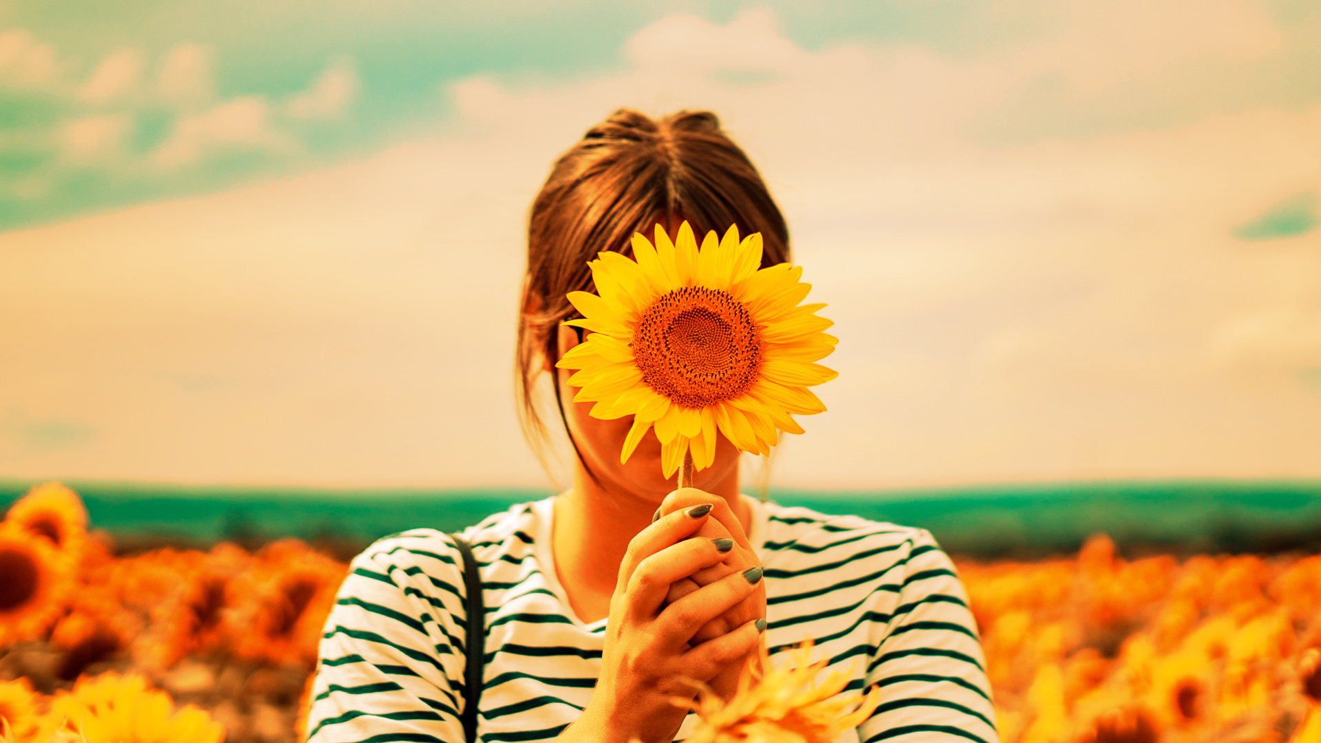 How to be an introvert at work when you're surrounded by extroverts ...