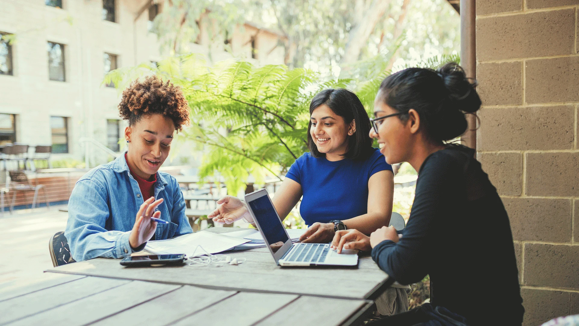 3 ways college students are developing new skills while working ...