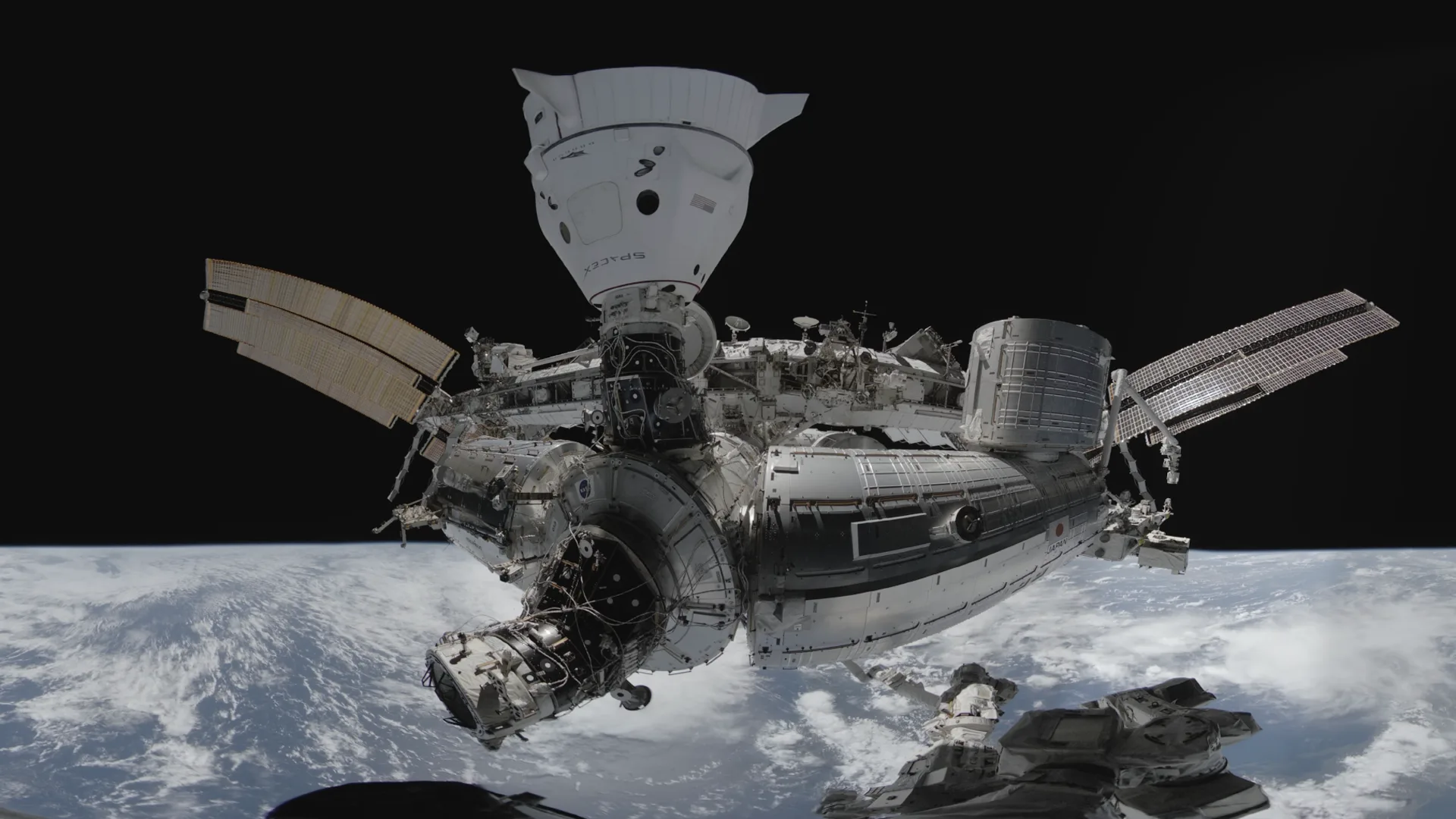 The first space VR is a whole new way to see the Space Station—and ...