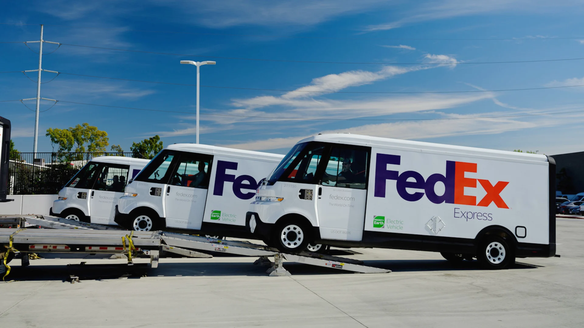 FedEx's new delivery vans are all-electric, and redesigned with the ...