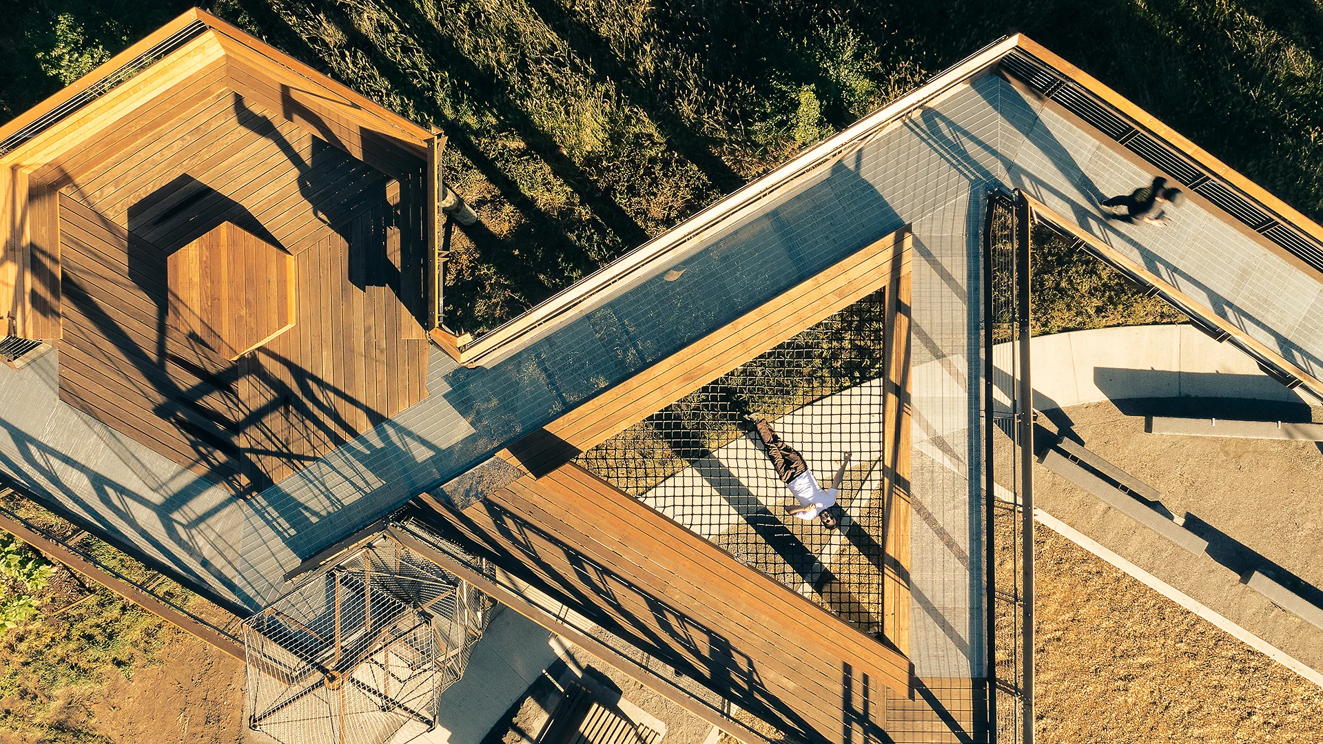 A beautiful zigzagging walkway gives this once-polluted river curb ...