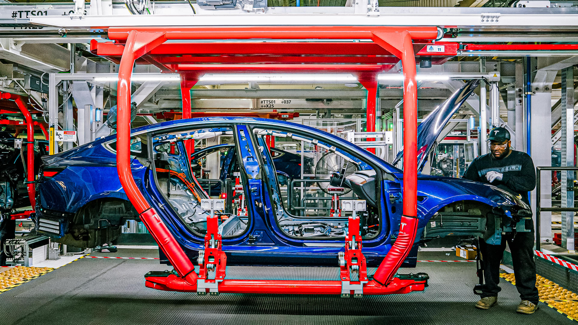 Tesla NY Autopilot workers want to unionize, 'treated like robots'