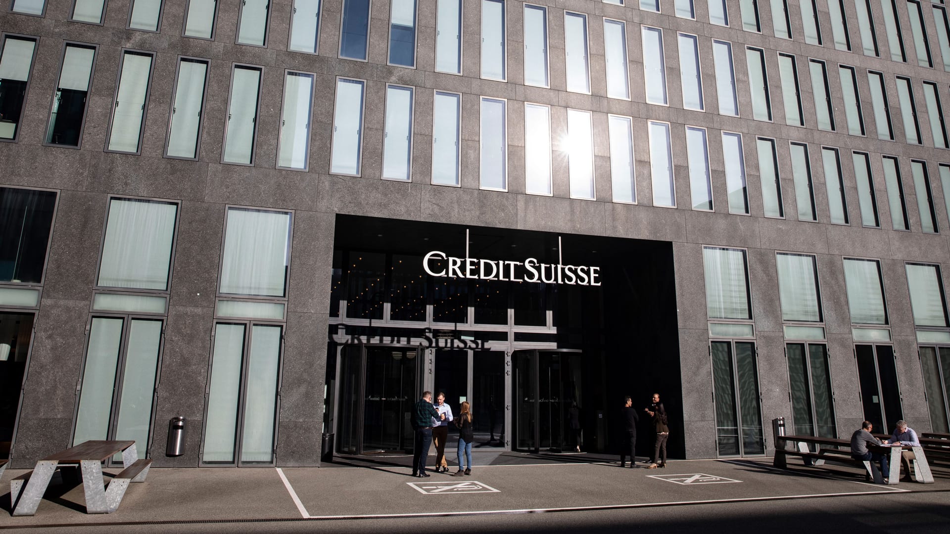 Work arrangements' part in the collapse of Credit Suisse and SVB