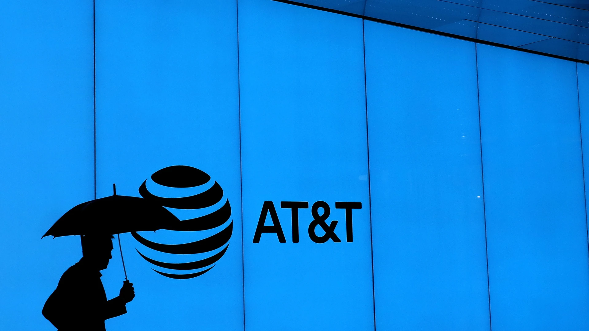 AT&T, Verizon, Frontier, Lumen stocks shed value after WSJ lead series