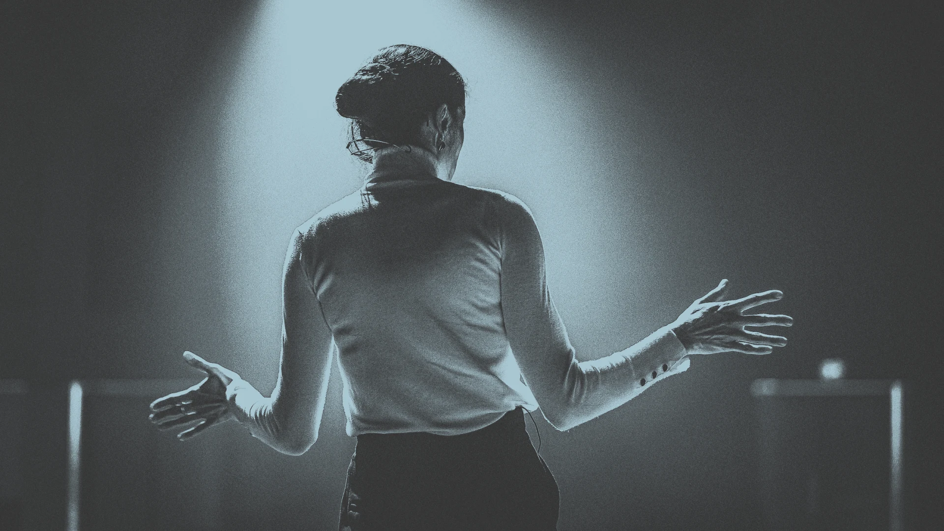 How to become a professional speaker