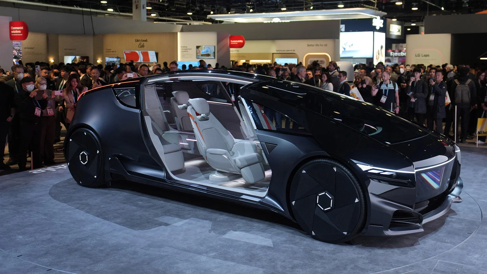 At CES, Hyundai spotlights its plans to power cars with hydrogen fuel cells