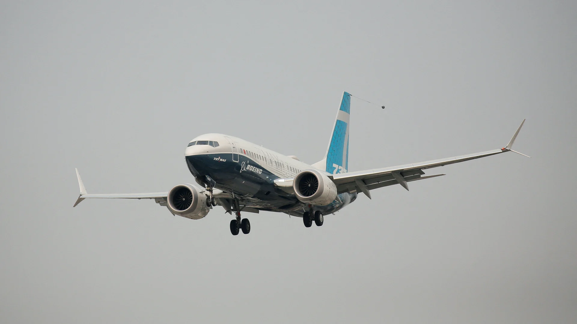 Report: Bolts appear missing from Alaska Airlines Boeing jet door
