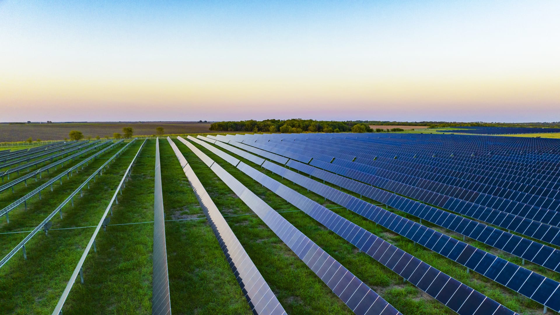 What happens to solar power during an eclipse—and how are utilities ...