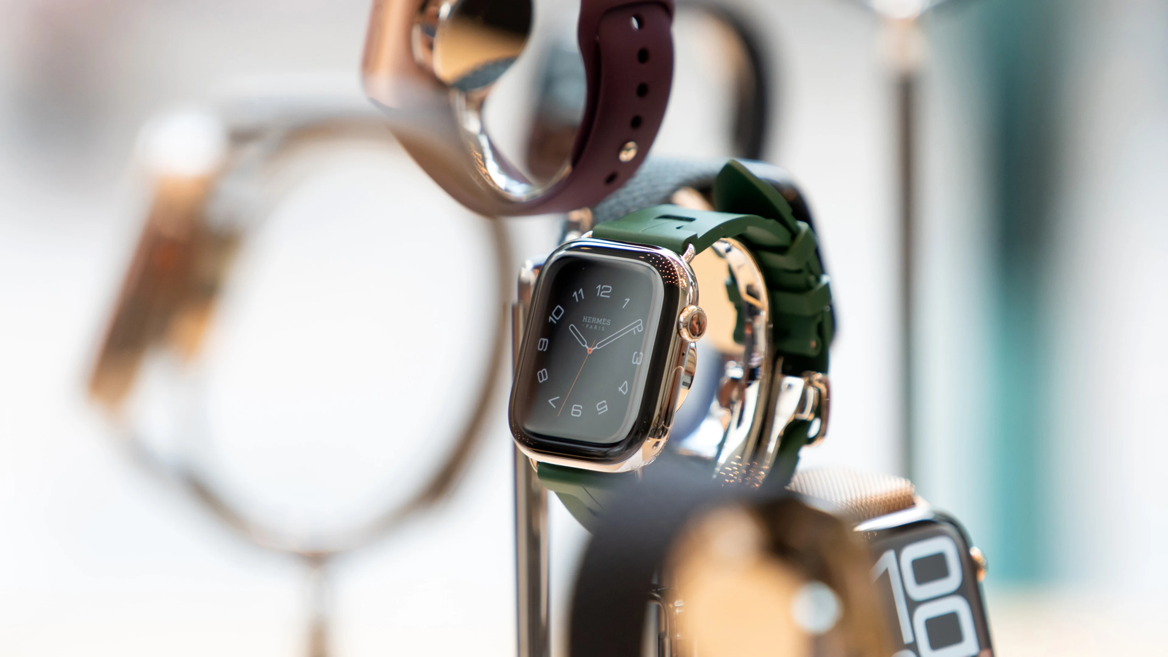 The Apple Watch faces a wearables wake-up call - Fast Company