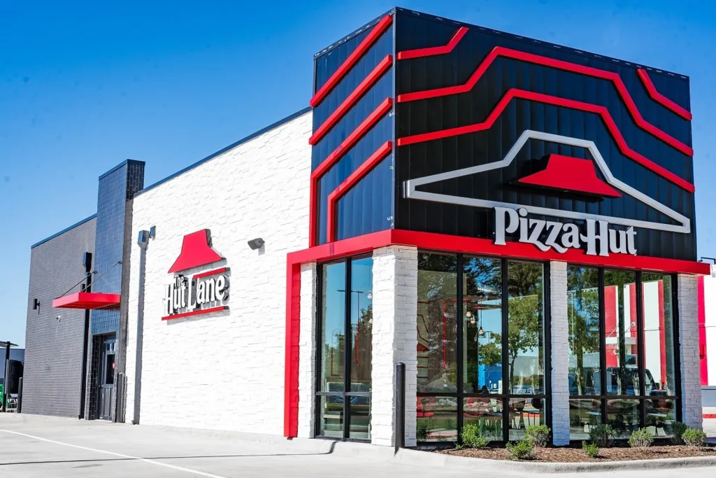 Pizza Hut's new restaurant designs show where it's headed next - Fast ...