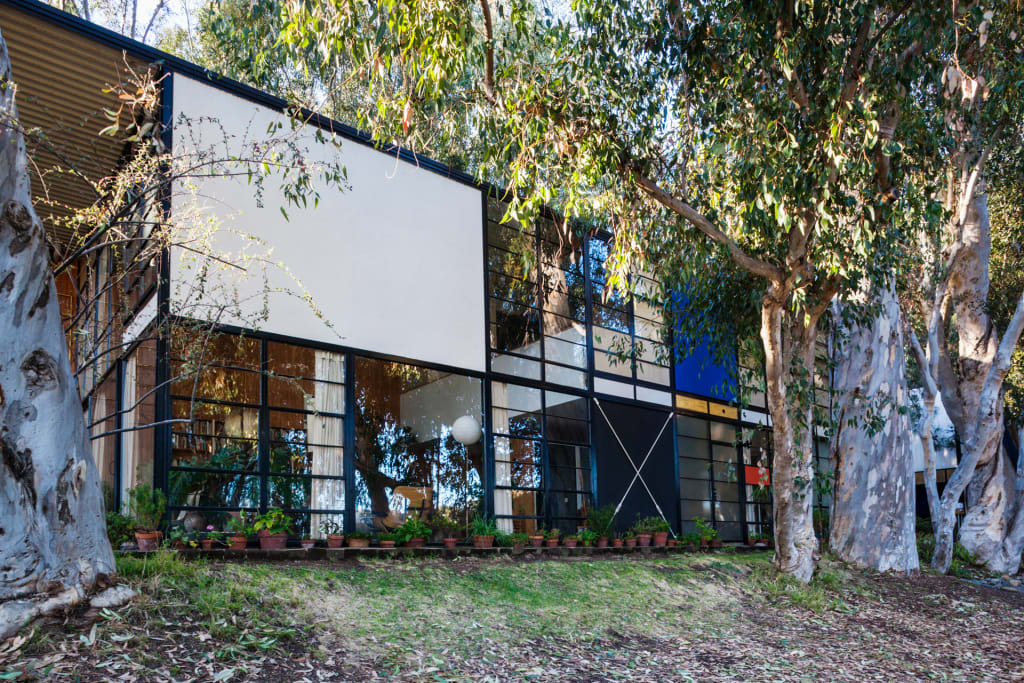 These architectural gems are under threat from the Palisades Fire ...