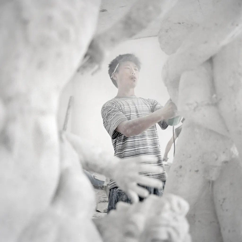 An Incredible Look At Where The World's Counterfeit Statues Are Made ...