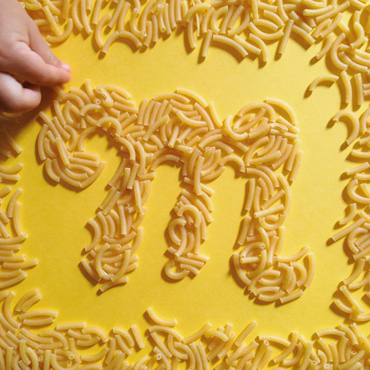 Designer Dad Teaches His 2-Year-Old Daughter About Typography With ...